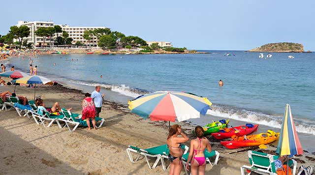 Praia de Es Canar - Informação prática e como chegar
